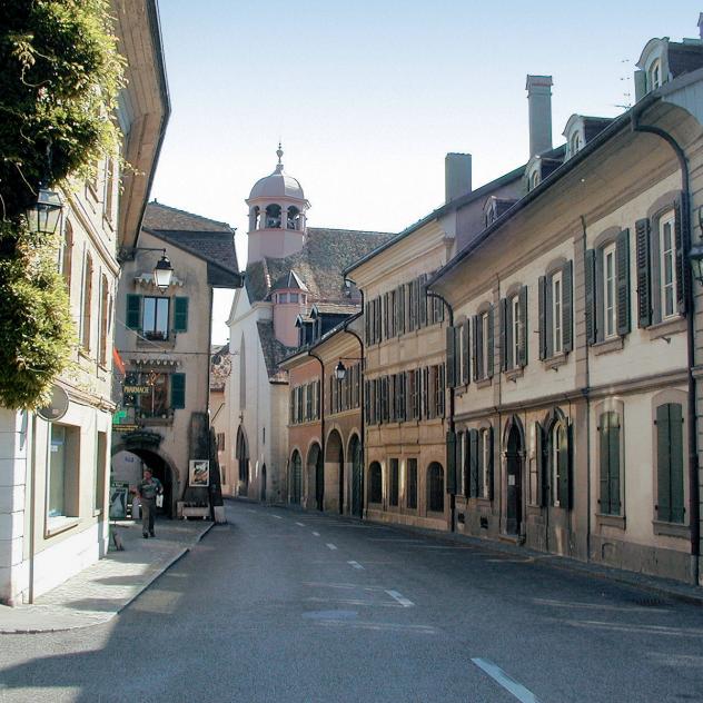 Coppet, beschauliches Städtchen am Genfersee | myvaud