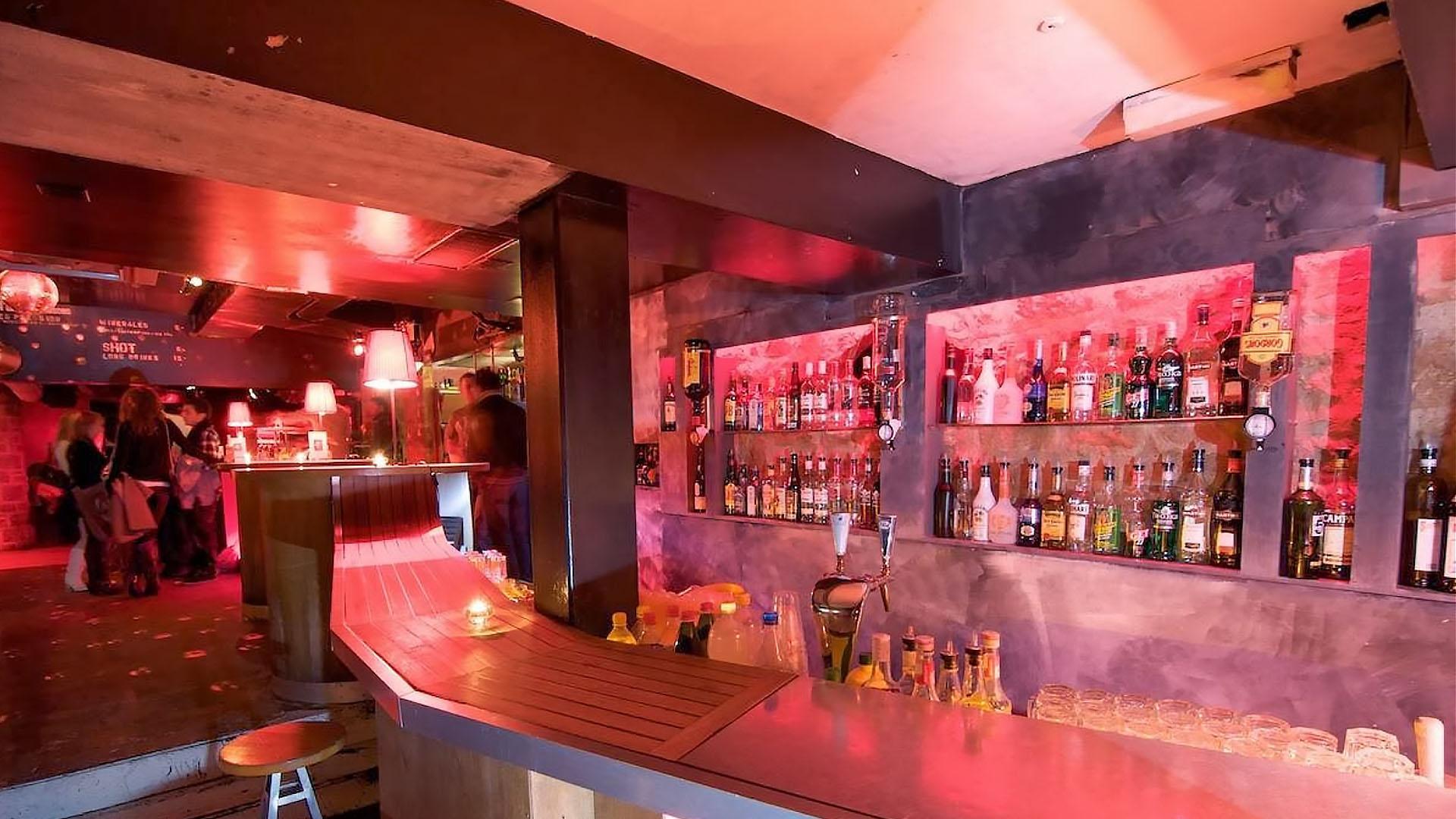 Buzz Club - Nightlife