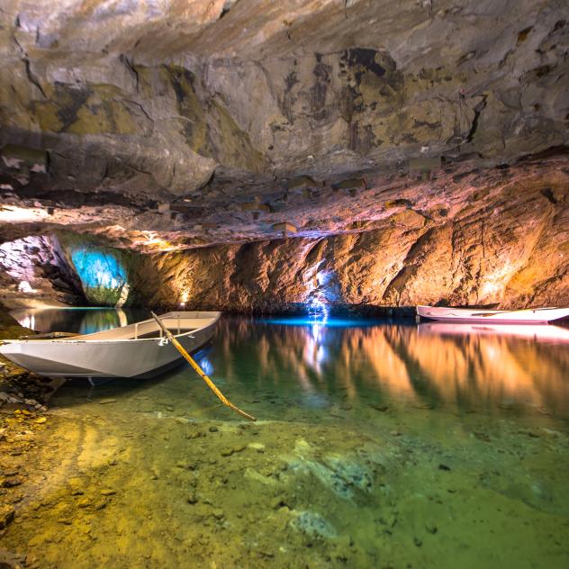 Lac souterrain de St-Léonard | Site officiel de Sierre Tourisme
