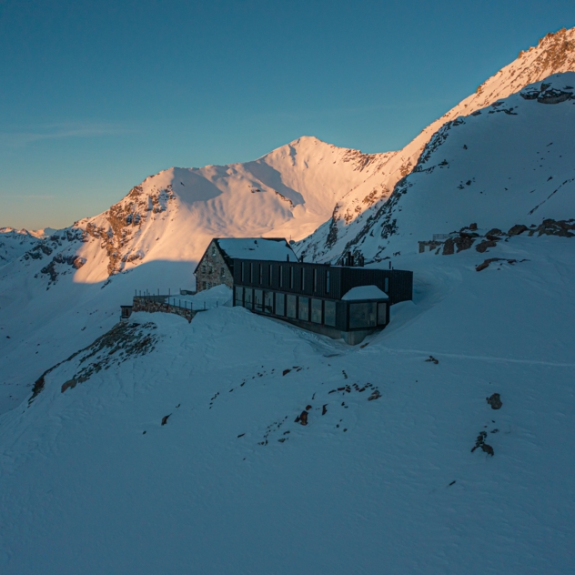 Cabane de Moiry | Val d’Anniviers Tourism – Valais Switzerland